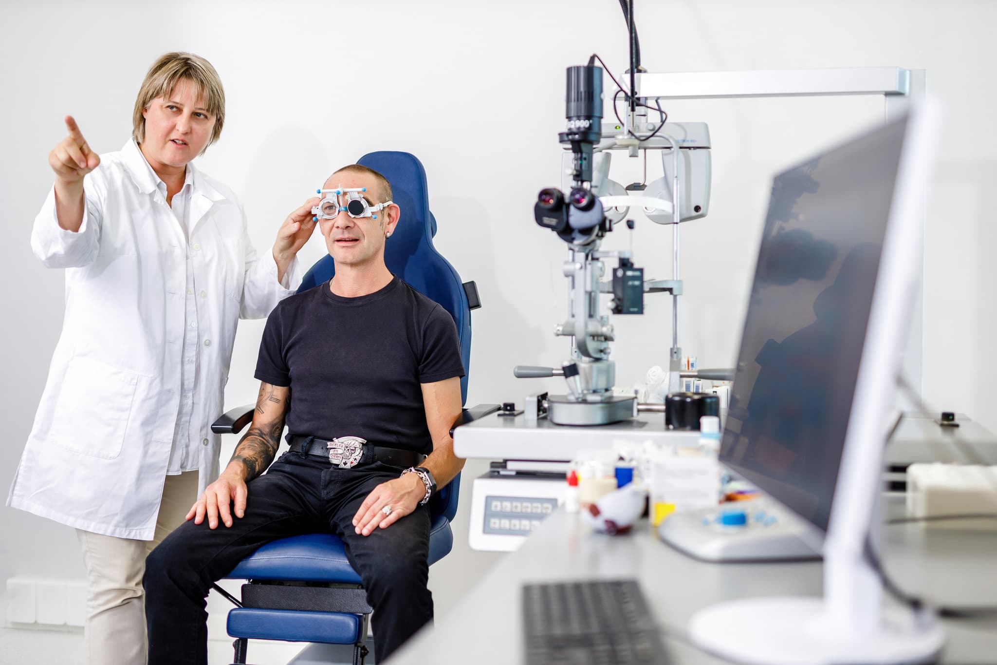 Understanding macular degeneration: Symptoms, Causes & Treatment ...